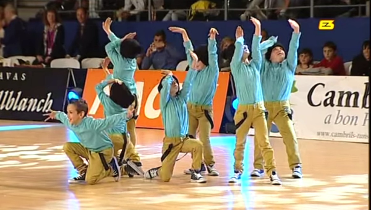 Esta Coreografía Grupal De Niños Y Niñas Te Dejará Gratamente ...
