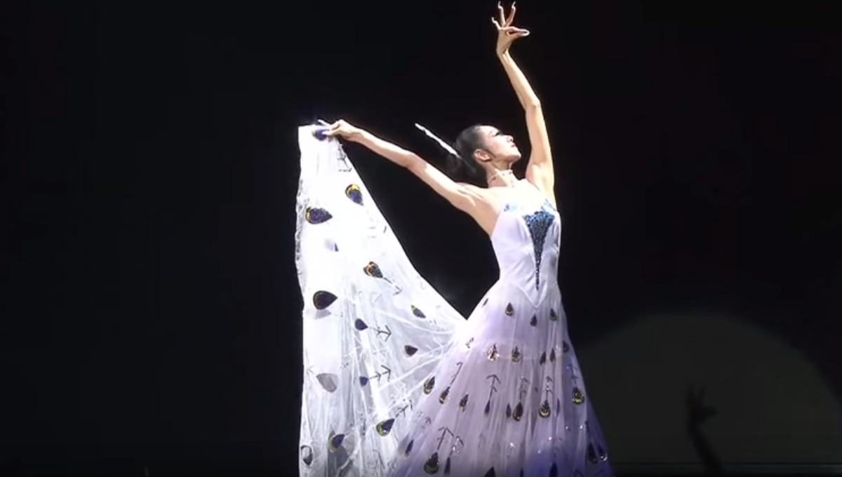 La Danza Del Pavo Real Interpretada Por Esta Bailarina China Te ...