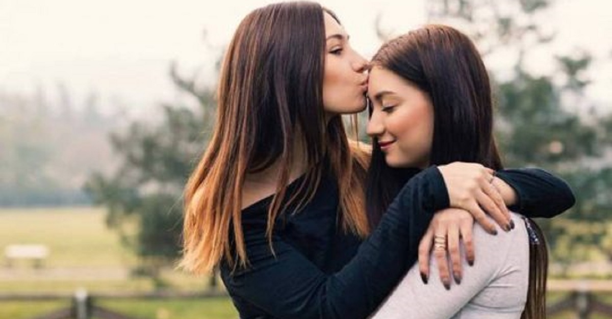 Nuevo Estudio Asegura Que Tu Hermana "Habladora" Te Ayudará A Evitar La ...